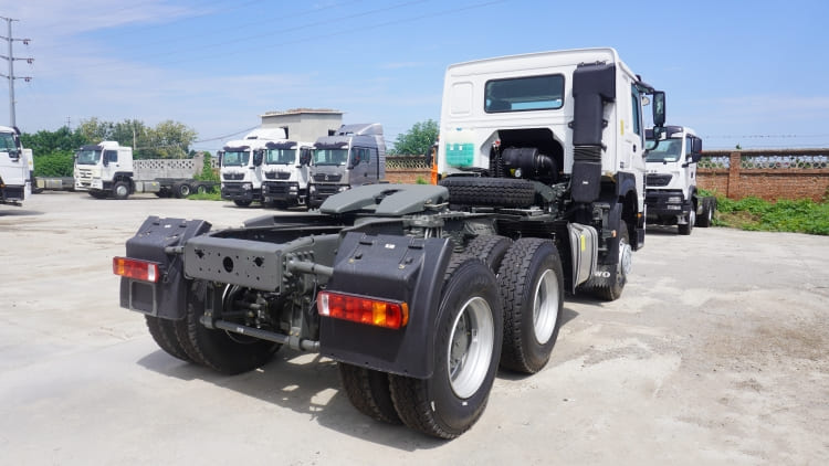 China Sinotruk Howo 420 Tractor Head Truck for Sale Price in Zimbabwe