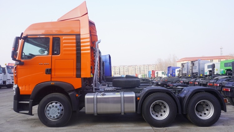 Sinotruk Howo Tractor Head 430 6x4 | Howo Trucks for Sale in Zimbabwe