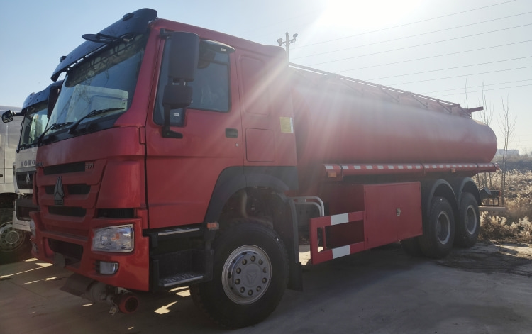 Fuel Tanks for Sale in Zimbabwe | Howo Fuel Tanker Truck Price | Howo ...