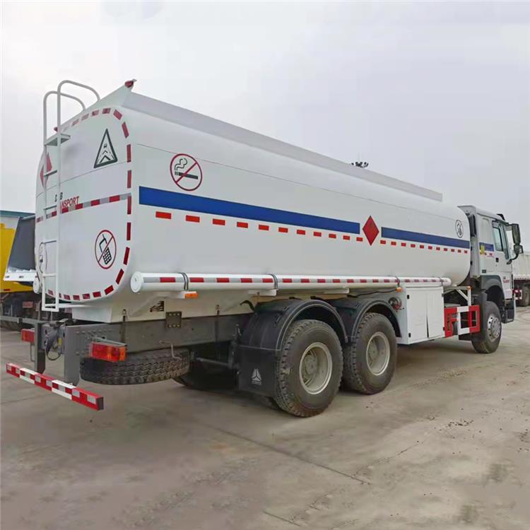 Howo 6x4 Truck Fuel Petrol Tanks for Sale in Zimbabwe Gweru